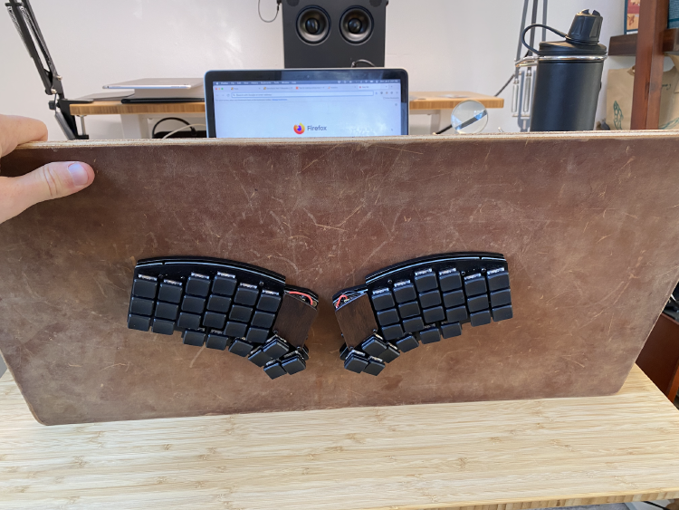Kyria Build, Part 1: A wireless ergonomic keyboard